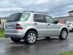 Pelēks Mercedes-Benz M-Class 2001 Narva, ar dzinēja tilpumu 2.70 L un nobraukumu 329 tūkst. km par 1999 €, foto 6 vietnē AUTOMOTO.COM.LV