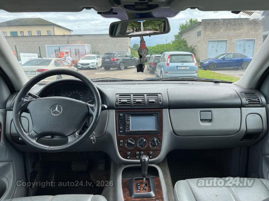Pelēks Mercedes-Benz M-Class 2001 Narva, ar dzinēja tilpumu 2.70 L un nobraukumu 329 tūkst. km par 1999 €, foto 13 vietnē AUTOMOTO.COM.LV