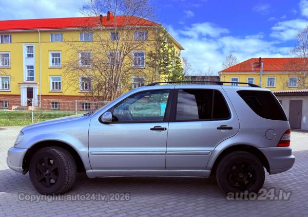 Pelēks Mercedes-Benz M-Class 2003 Tallina, ar dzinēja tilpumu 2.70 L un nobraukumu 250 tūkst. km par 4000 €, foto 5 vietnē AUTOMOTO.COM.LV