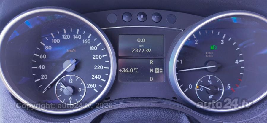 Pelēks Mercedes-Benz M-Class 2010 Tartu, ar dzinēja tilpumu 3.00 L un nobraukumu 239 tūkst. km par 8540 €, foto 9 vietnē AUTOMOTO.COM.LV