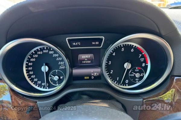 Sarkans Mercedes-Benz M-Class 2015 Tallina, ar dzinēja tilpumu 3.50 L un nobraukumu 147 tūkst. km par 23495 €, foto 9 vietnē AUTOMOTO.COM.LV