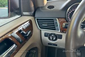 Sarkans Mercedes-Benz M-Class 2015 Tallina, ar dzinēja tilpumu 3.50 L un nobraukumu 147 tūkst. km par 23495 €, foto 11 vietnē AUTOMOTO.COM.LV