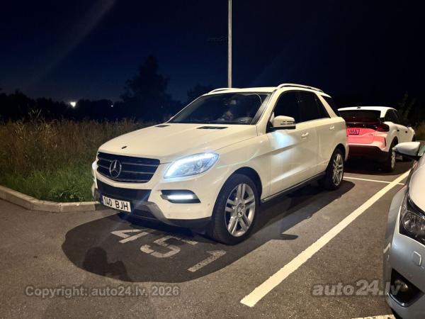Balts Mercedes-Benz M-Class 2012 Tallina, ar dzinēja tilpumu 2.10 L un nobraukumu 279 tūkst. km par 13999 €, foto 2 vietnē AUTOMOTO.COM.LV