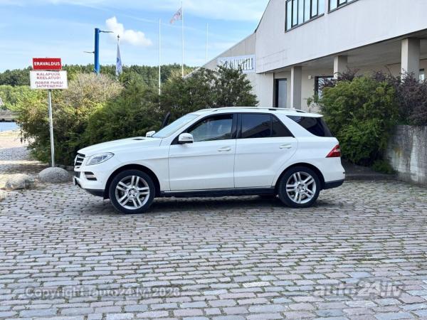 Balts Mercedes-Benz M-Class 2012 Tallina, ar dzinēja tilpumu 2.10 L un nobraukumu 279 tūkst. km par 13999 €, foto 3 vietnē AUTOMOTO.COM.LV