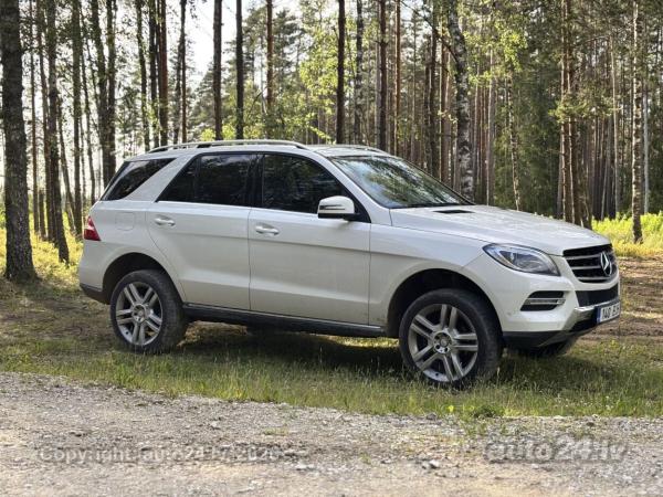 Balts Mercedes-Benz M-Class 2012 Tallina, ar dzinēja tilpumu 2.10 L un nobraukumu 279 tūkst. km par 13999 €, foto 5 vietnē AUTOMOTO.COM.LV