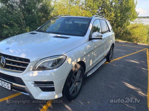 Balts Mercedes-Benz M-Class 2012 Tallina, ar dzinēja tilpumu 3.00 L un nobraukumu 209 tūkst. km par 16000 €, foto 5 vietnē AUTOMOTO.COM.LV