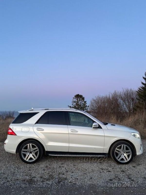 Balts Mercedes-Benz M-Class 2013 Tallina, ar dzinēja tilpumu 3.00 L un nobraukumu 0 tūkst. km par 17000 €, foto 3 vietnē AUTOMOTO.COM.LV