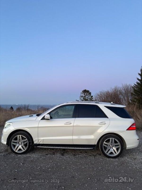 Balts Mercedes-Benz M-Class 2013 Tallina, ar dzinēja tilpumu 3.00 L un nobraukumu 0 tūkst. km par 17000 €, foto 4 vietnē AUTOMOTO.COM.LV
