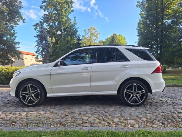 White Mercedes-Benz M-Class 2013 in Tallinn, with an engine capacity of 3.00 L and mileage of 193 thousand km for 17990 €, photo 4 on AUTOMOTO.COM.LV