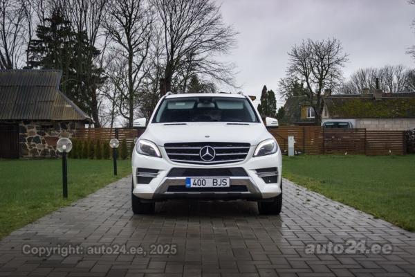 Balts Mercedes-Benz M-Class 2013 Tallina, ar dzinēja tilpumu 3.00 L un nobraukumu 211 tūkst. km par 16999 €, foto 1 vietnē AUTOMOTO.COM.LV