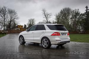 White Mercedes-Benz M-Class 2013 in Tallinn, with an engine capacity of 3.00 L and mileage of 211 thousand km for 16999 €, photo 5 on AUTOMOTO.COM.LV