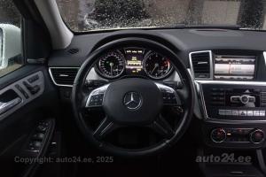 White Mercedes-Benz M-Class 2013 in Tallinn, with an engine capacity of 3.00 L and mileage of 211 thousand km for 16999 €, photo 13 on AUTOMOTO.COM.LV