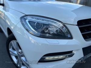 Balts Mercedes-Benz M-Class 2013 Tallina, ar dzinēja tilpumu 2.10 L un nobraukumu 248 tūkst. km par 15499 €, foto 3 vietnē AUTOMOTO.COM.LV