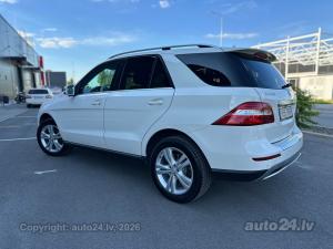 Balts Mercedes-Benz M-Class 2013 Tallina, ar dzinēja tilpumu 2.10 L un nobraukumu 248 tūkst. km par 15499 €, foto 10 vietnē AUTOMOTO.COM.LV