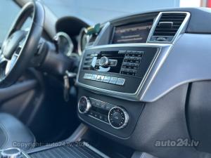 Balts Mercedes-Benz M-Class 2013 Tallina, ar dzinēja tilpumu 2.10 L un nobraukumu 248 tūkst. km par 15499 €, foto 17 vietnē AUTOMOTO.COM.LV