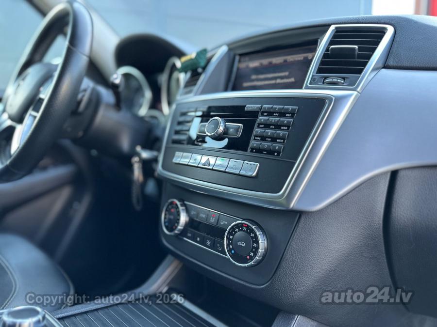 Balts Mercedes-Benz M-Class 2013 Tallina, ar dzinēja tilpumu 2.10 L un nobraukumu 248 tūkst. km par 15499 €, foto 17 vietnē AUTOMOTO.COM.LV