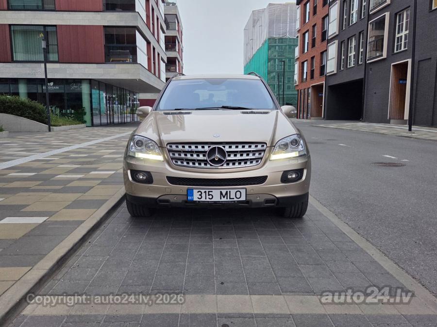 Dzeltens Mercedes-Benz M-Class 2006 Tallina, ar dzinēja tilpumu 5.00 L un nobraukumu 236 tūkst. km par 6900 €, foto 4 vietnē AUTOMOTO.COM.LV