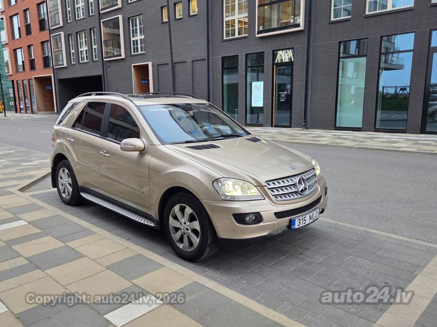 Dzeltens Mercedes-Benz M-Class 2006 Tallina, ar dzinēja tilpumu 5.00 L un nobraukumu 236 tūkst. km par 6900 €, foto 5 vietnē AUTOMOTO.COM.LV