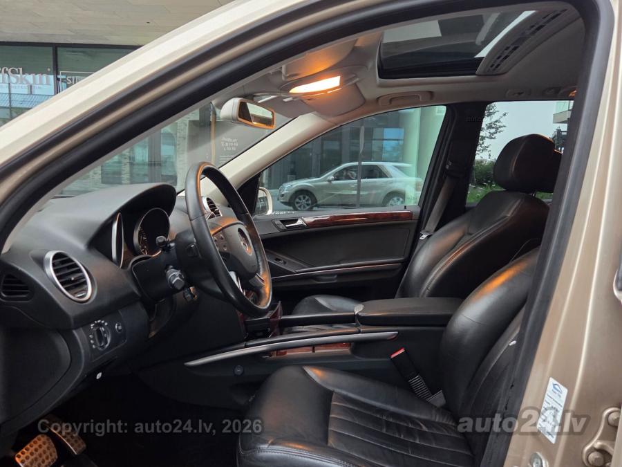 Dzeltens Mercedes-Benz M-Class 2006 Tallina, ar dzinēja tilpumu 5.00 L un nobraukumu 236 tūkst. km par 6900 €, foto 11 vietnē AUTOMOTO.COM.LV