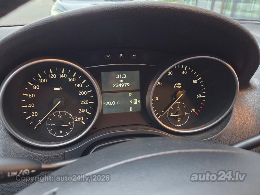 Dzeltens Mercedes-Benz M-Class 2006 Tallina, ar dzinēja tilpumu 5.00 L un nobraukumu 236 tūkst. km par 6900 €, foto 17 vietnē AUTOMOTO.COM.LV