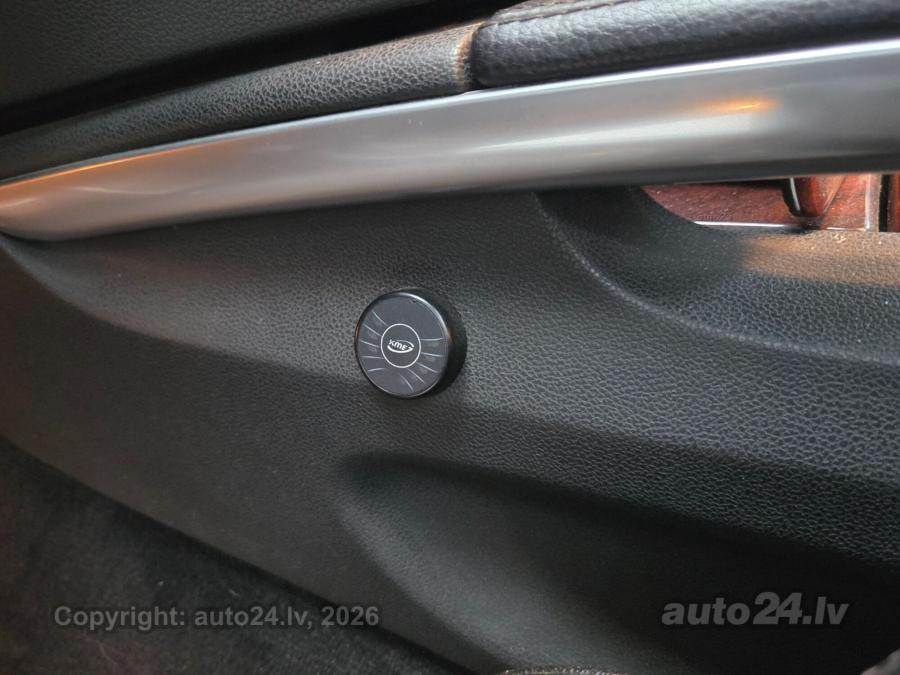 Dzeltens Mercedes-Benz M-Class 2006 Tallina, ar dzinēja tilpumu 5.00 L un nobraukumu 236 tūkst. km par 6900 €, foto 24 vietnē AUTOMOTO.COM.LV