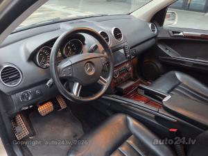 Dzeltens Mercedes-Benz M-Class 2006 Tallina, ar dzinēja tilpumu 5.00 L un nobraukumu 236 tūkst. km par 6900 €, foto 25 vietnē AUTOMOTO.COM.LV