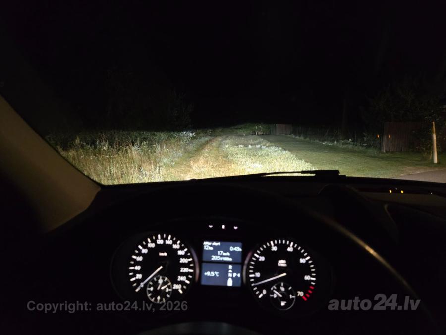 Dzeltens Mercedes-Benz M-Class 2006 Tallina, ar dzinēja tilpumu 5.00 L un nobraukumu 236 tūkst. km par 6900 €, foto 27 vietnē AUTOMOTO.COM.LV