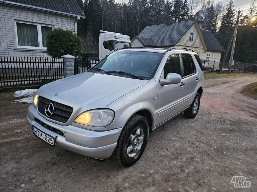 Mercedes-Benz ml-230 2000 Prienai, ar dzinēja tilpumu 2.30 L un nobraukumu 260 tūkst. km par 1850 €, foto 3 vietnē AUTOMOTO.COM.LV