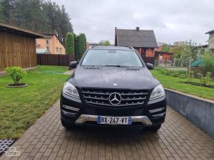 Melns Mercedes-Benz ML 250 2011 Tauragė, ar dzinēja tilpumu 2.10 L un nobraukumu 159 tūkst. km par 12900 €, foto  vietnē AUTOMOTO.COM.LV