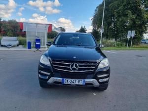 Melns Mercedes-Benz ML 250 2011 Tauragė, ar dzinēja tilpumu 2.14 L un nobraukumu 163 tūkst. km par 11400 €, foto 4 vietnē AUTOMOTO.COM.LV