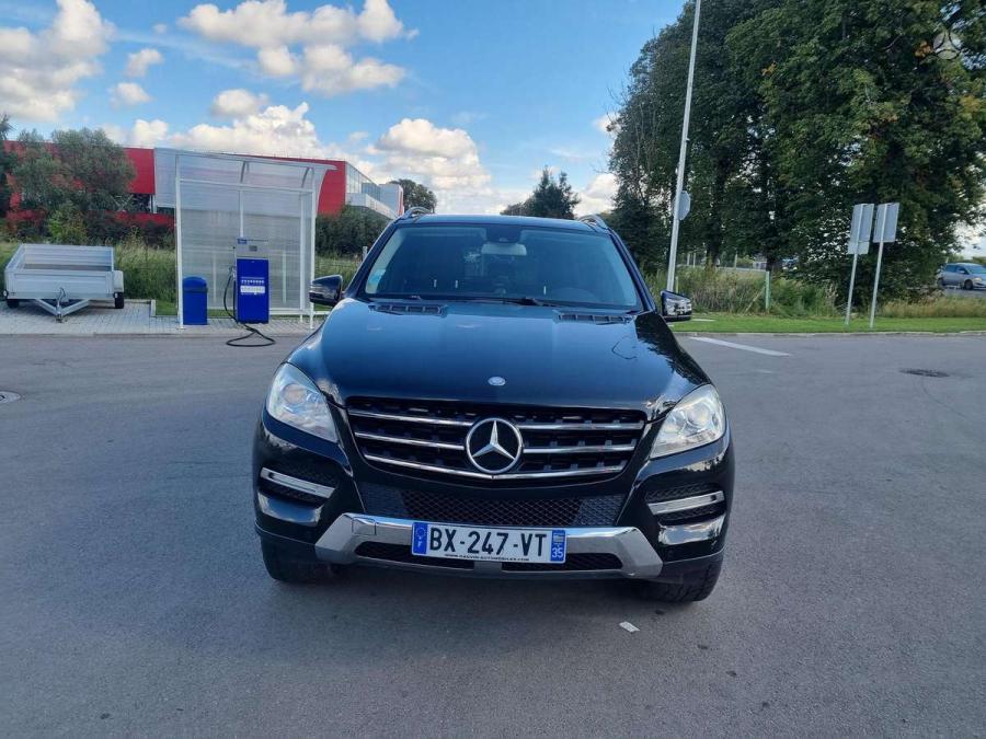 Melns Mercedes-Benz ML 250 2011 Tauragė, ar dzinēja tilpumu 2.14 L un nobraukumu 163 tūkst. km par 11400 €, foto 4 vietnē AUTOMOTO.COM.LV