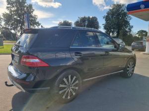 Melns Mercedes-Benz ML 250 2011 Tauragė, ar dzinēja tilpumu 2.14 L un nobraukumu 163 tūkst. km par 11400 €, foto 11 vietnē AUTOMOTO.COM.LV