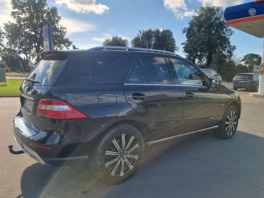 Melns Mercedes-Benz ML 250 2011 Tauragė, ar dzinēja tilpumu 2.14 L un nobraukumu 163 tūkst. km par 11400 €, foto 11 vietnē AUTOMOTO.COM.LV