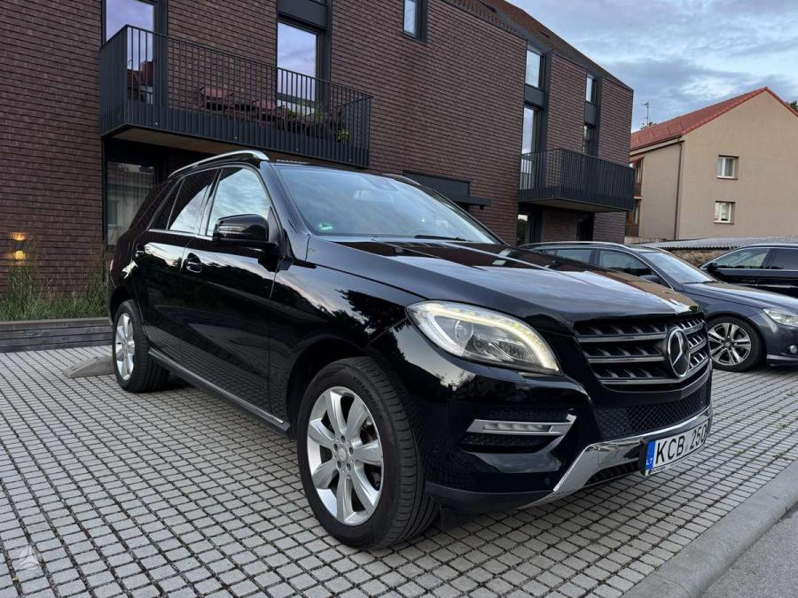 Melns Mercedes-Benz ML 250 2012 Klaipėda, ar dzinēja tilpumu 2.14 L un nobraukumu 290 tūkst. km par 12500 €, foto 1 vietnē AUTOMOTO.COM.LV