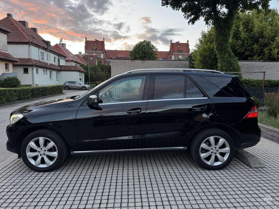 Melns Mercedes-Benz ML 250 2012 Klaipėda, ar dzinēja tilpumu 2.14 L un nobraukumu 290 tūkst. km par 12500 €, foto 6 vietnē AUTOMOTO.COM.LV