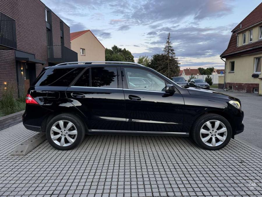 Melns Mercedes-Benz ML 250 2012 Klaipėda, ar dzinēja tilpumu 2.14 L un nobraukumu 290 tūkst. km par 12500 €, foto 14 vietnē AUTOMOTO.COM.LV