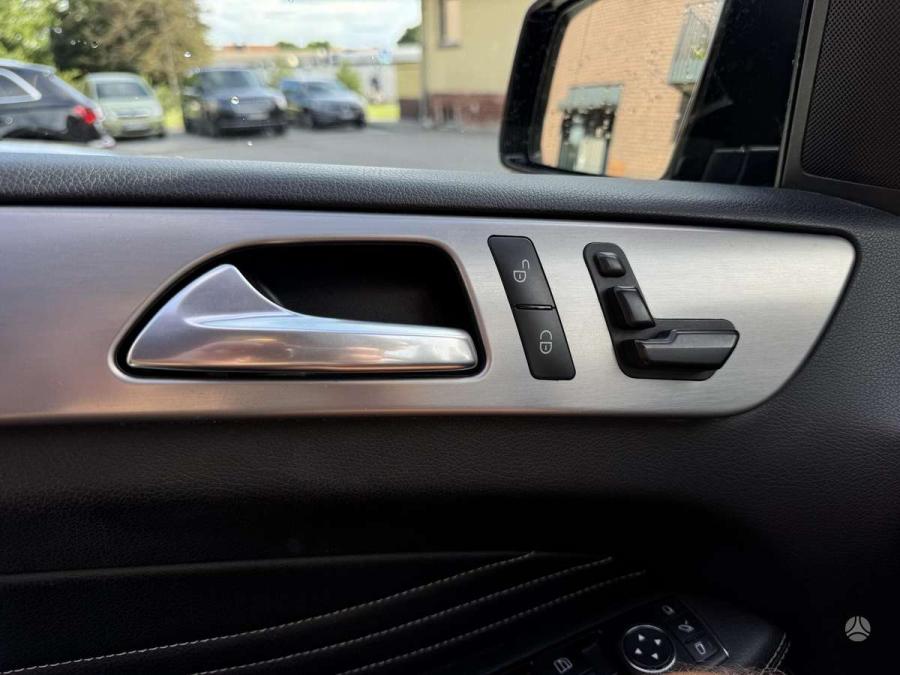 Melns Mercedes-Benz ML 250 2012 Klaipėda, ar dzinēja tilpumu 2.14 L un nobraukumu 290 tūkst. km par 12500 €, foto 17 vietnē AUTOMOTO.COM.LV