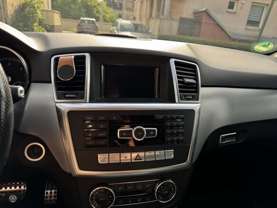 Melns Mercedes-Benz ML 250 2012 Klaipėda, ar dzinēja tilpumu 2.14 L un nobraukumu 290 tūkst. km par 12500 €, foto 19 vietnē AUTOMOTO.COM.LV