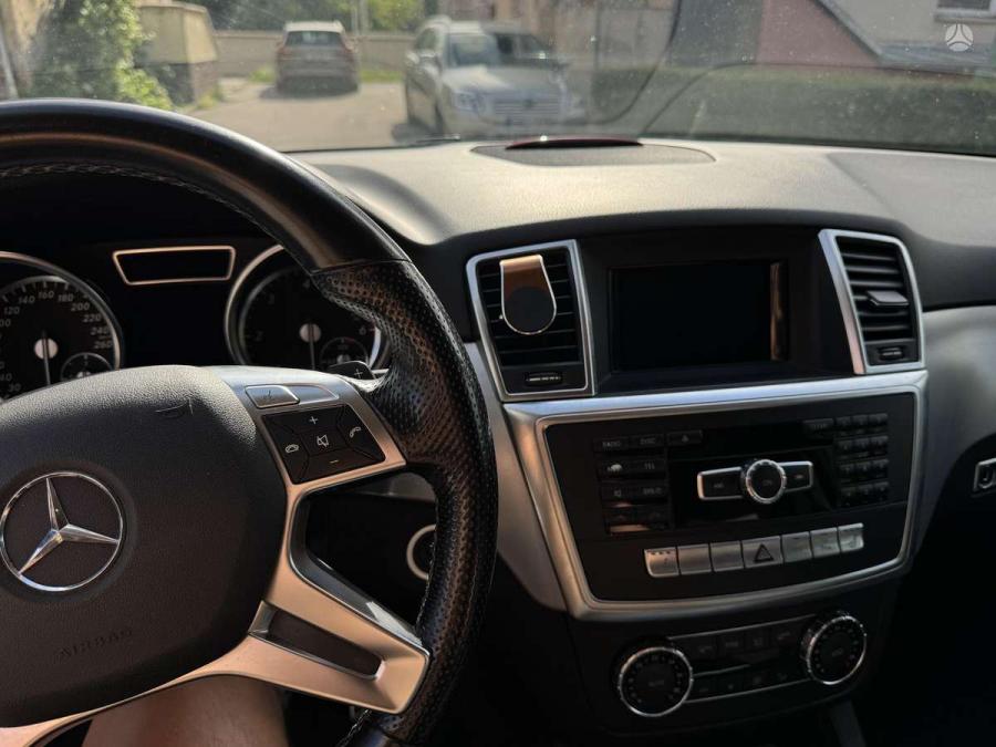 Melns Mercedes-Benz ML 250 2012 Klaipėda, ar dzinēja tilpumu 2.14 L un nobraukumu 290 tūkst. km par 12500 €, foto 20 vietnē AUTOMOTO.COM.LV