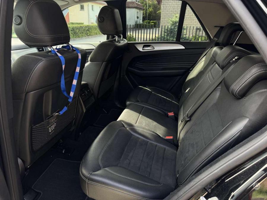 Melns Mercedes-Benz ML 250 2012 Klaipėda, ar dzinēja tilpumu 2.14 L un nobraukumu 290 tūkst. km par 12500 €, foto 21 vietnē AUTOMOTO.COM.LV