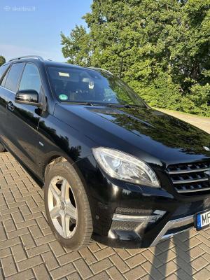 Melns Mercedes-Benz ML 250 2012 Anykščiai, ar dzinēja tilpumu 2.00 L un nobraukumu 372 tūkst. km par 13000 €, foto  vietnē AUTOMOTO.COM.LV
