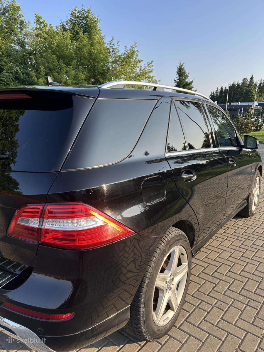 Melns Mercedes-Benz ML 250 2012 Anykščiai, ar dzinēja tilpumu 2.00 L un nobraukumu 372 tūkst. km par 13000 €, foto 3 vietnē AUTOMOTO.COM.LV