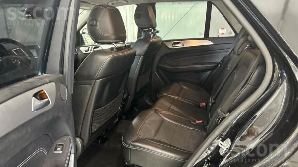 Melns Mercedes-Benz ML 250 2012 Rīga, ar dzinēja tilpumu 2.20 L un nobraukumu 228 tūkst. km par 13555 €, foto 7 vietnē AUTOMOTO.COM.LV