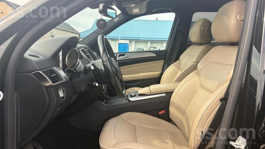 Black Mercedes-Benz ML 250 2012 in Liepaja, with an engine capacity of 2.20 L and mileage of 220 thousand km for 14650 €, photo 10 on AUTOMOTO.COM.LV