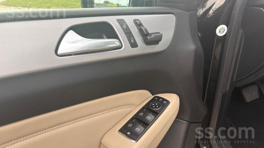 Black Mercedes-Benz ML 250 2012 in Liepaja, with an engine capacity of 2.20 L and mileage of 220 thousand km for 14650 €, photo 12 on AUTOMOTO.COM.LV