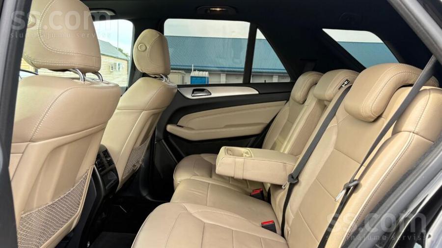 Black Mercedes-Benz ML 250 2012 in Liepaja, with an engine capacity of 2.20 L and mileage of 220 thousand km for 14650 €, photo 21 on AUTOMOTO.COM.LV