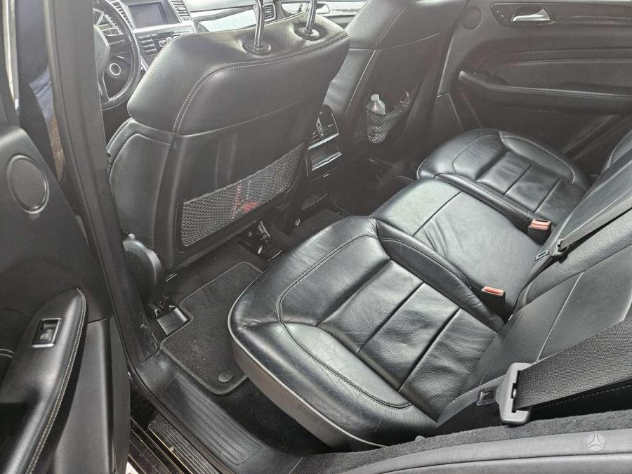 Melns Mercedes-Benz ML 250 2013 Šauļi, ar dzinēja tilpumu 2.14 L un nobraukumu 290 tūkst. km par 7900 €, foto 7 vietnē AUTOMOTO.COM.LV