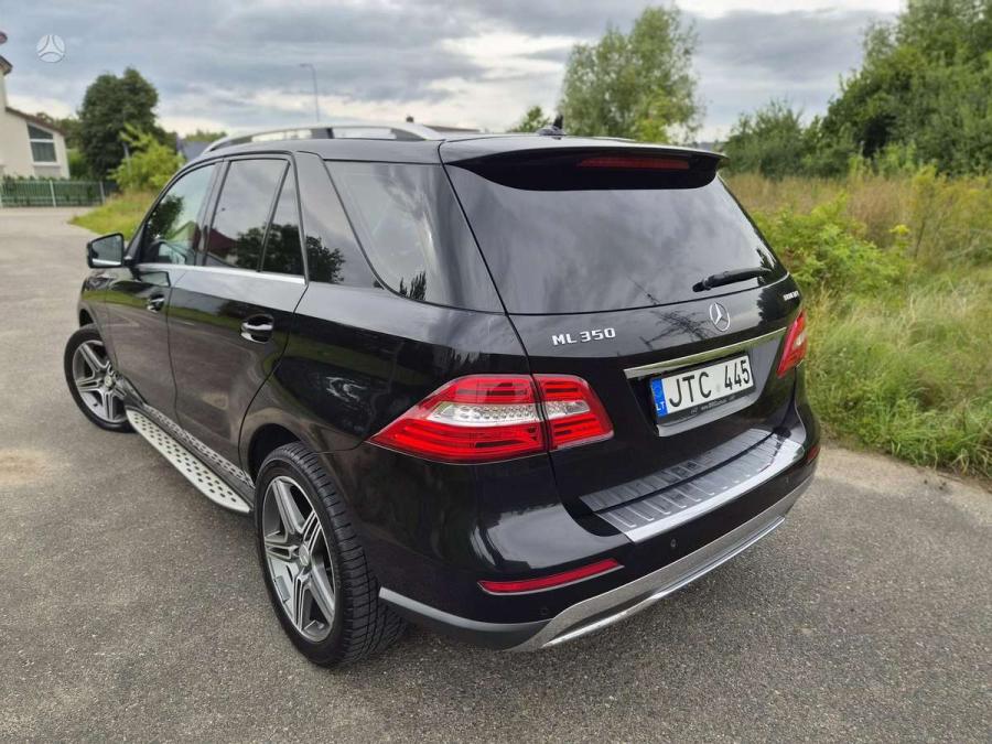 Black Mercedes-Benz ML 250 2013 in Klaipeda, with an engine capacity of 2.14 L and mileage of 360 thousand km for 12000 €, photo 5 on AUTOMOTO.COM.LV