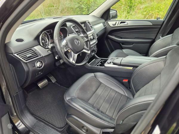 Black Mercedes-Benz ML 250 2013 in Klaipeda, with an engine capacity of 2.14 L and mileage of 360 thousand km for 12000 €, photo 8 on AUTOMOTO.COM.LV