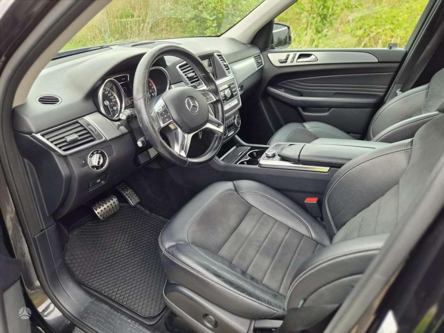 Black Mercedes-Benz ML 250 2013 in Klaipeda, with an engine capacity of 2.14 L and mileage of 360 thousand km for 12000 €, photo 8 on AUTOMOTO.COM.LV